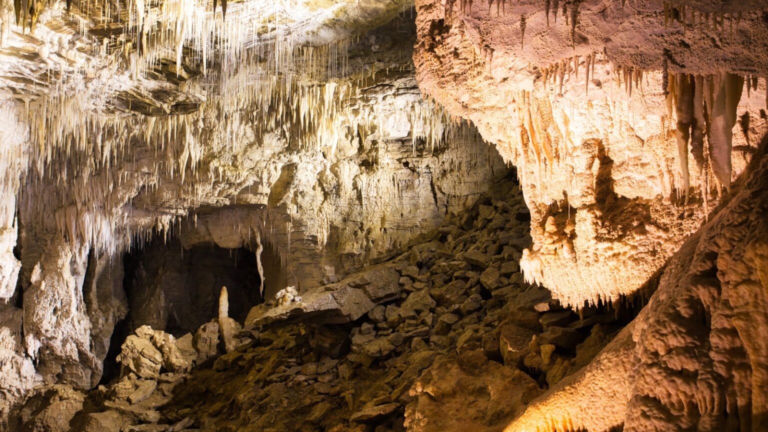 19 Spectacular Caves You Must Explore at Least Once - The Modern Day ...
