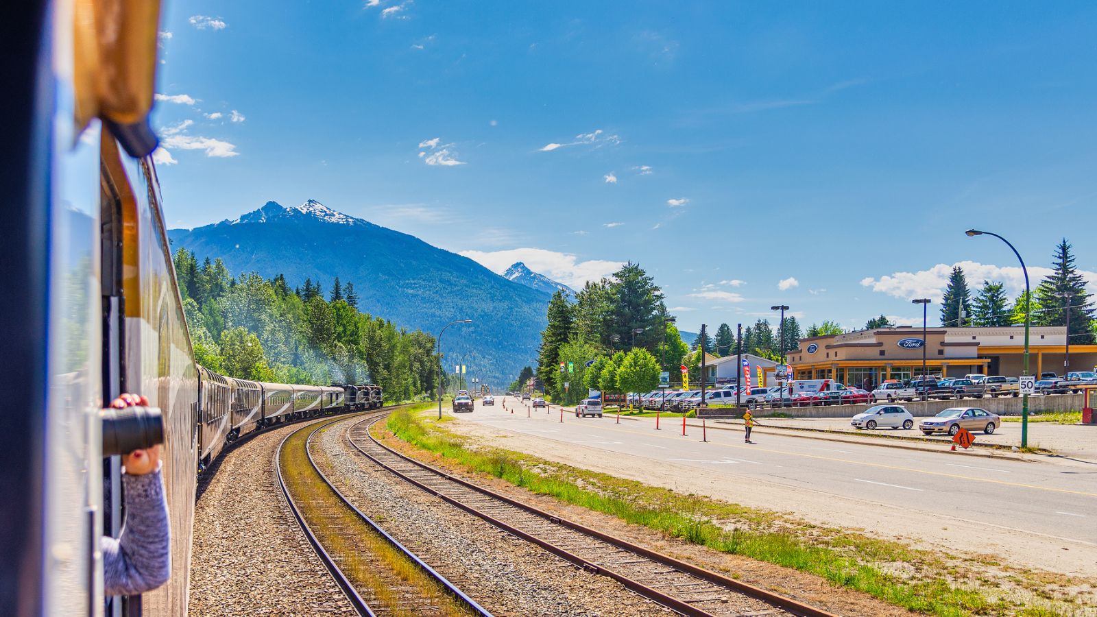 21 Breathtaking Train Journeys Across the Globe That Should Be on Your ...