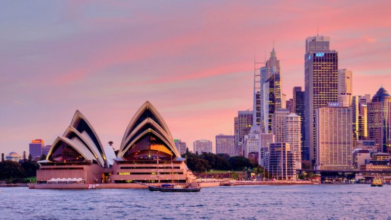 The Ultimate Travel Bucket List: 30 Iconic Landmarks You Need to Visit ...