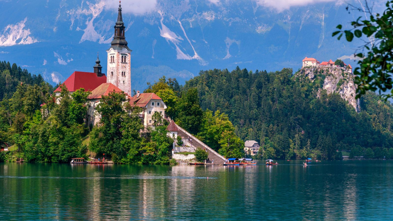 Hidden Gems by the Water: 18 Gorgeous Lake Towns to Discover - The ...