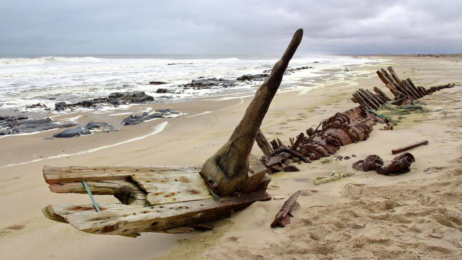 The World’s Riskiest Beaches: 16 Spots Known for Their Hidden Dangers ...