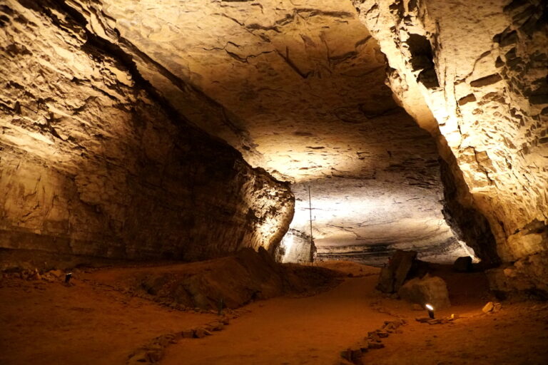18 Stunning Caves in the U.S. You Need to Visit for an Epic Journey ...