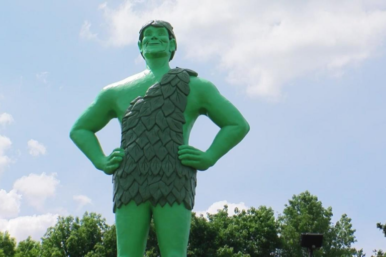 20 Wacky Roadside Stops Across the U.S. That Are Worth the Detour - The ...