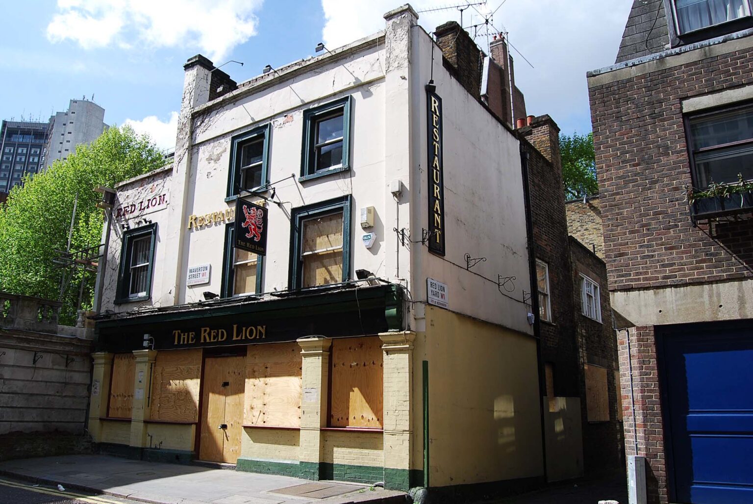 18 Iconic British Pubs That Offer More Than Just a Pint - The Modern ...