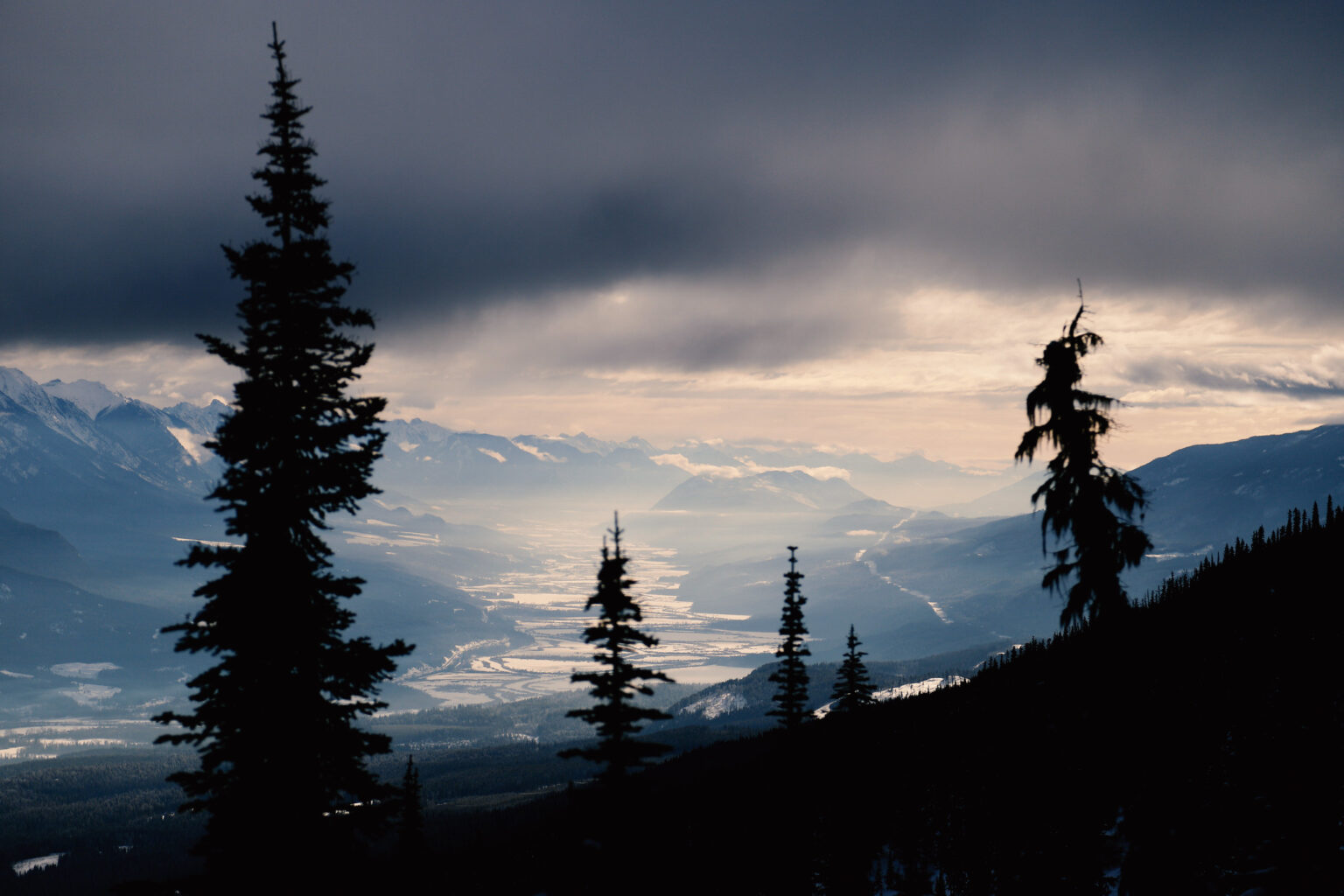 18 Canadian Mountain Towns That Will Inspire Your Wildest Outdoor ...