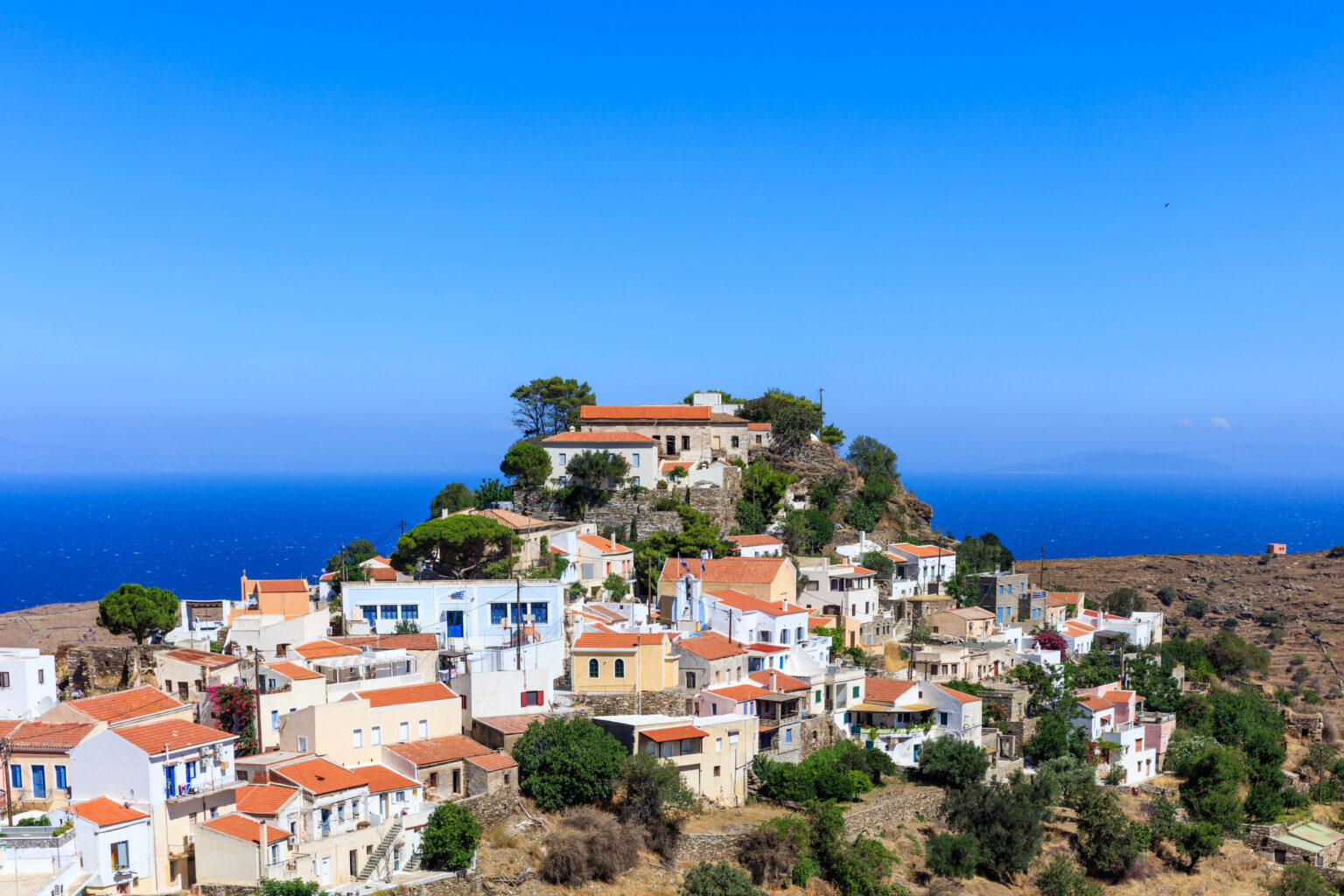 18 Coastal Villages in Greece's Cyclades With Idyllic White-Washed ...
