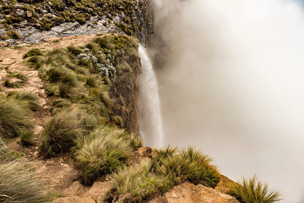 15 Secret Waterfall Destinations Around the World for Nature Lovers ...