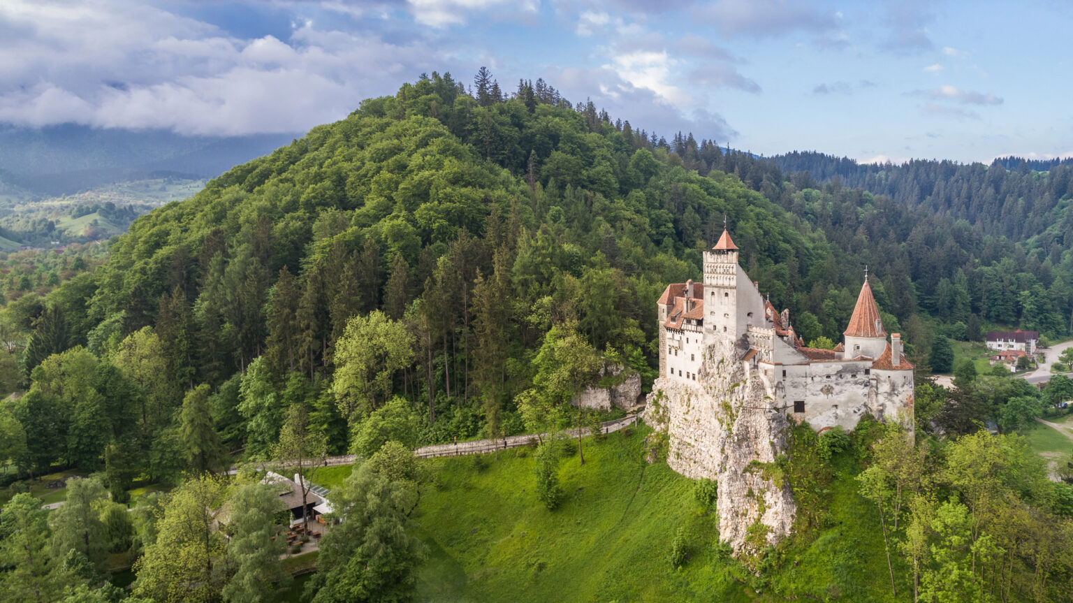 18 Romantic Castles and Villages in Transylvania for the Perfect ...