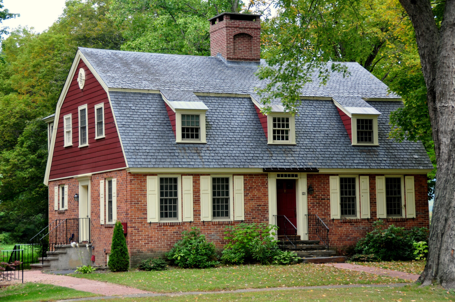15 Enchanting Small Towns in New England for a Perfect Fall Getaway ...