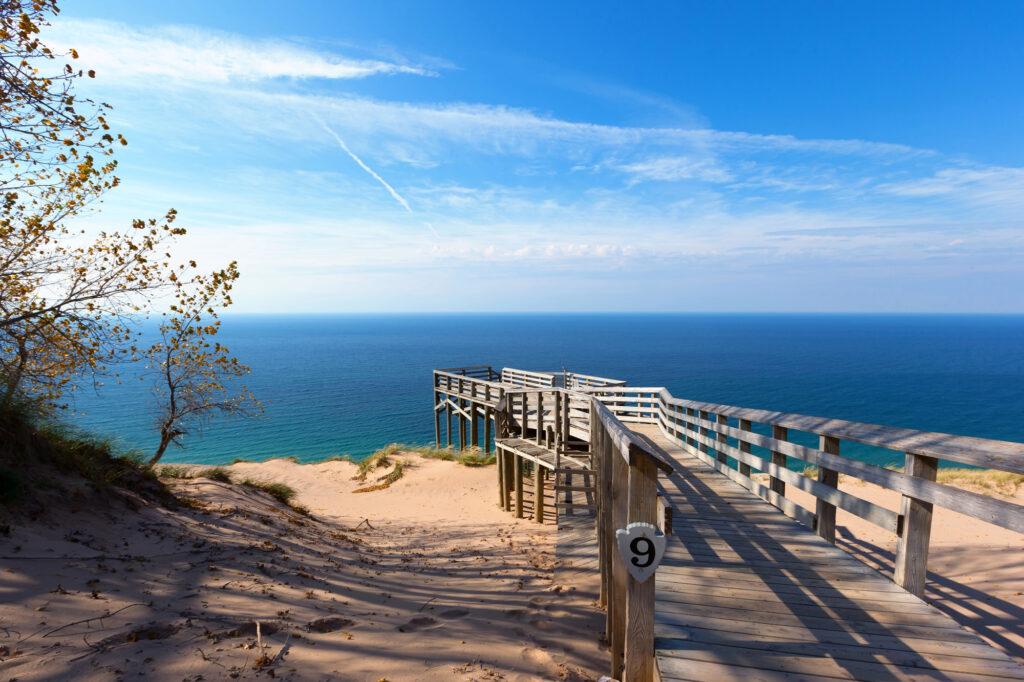 Discover 16 Stunning Lakes in the American Midwest That Will Leave You ...