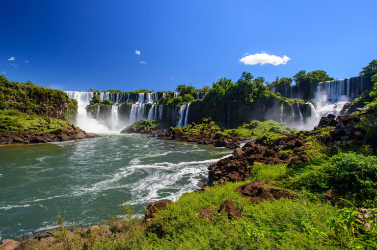 Discover the World's 21 Most Stunning Waterfalls - The Modern Day ...