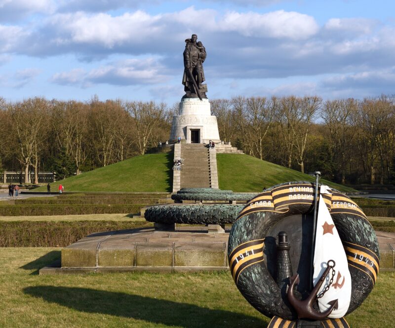 20 World War II Monuments Around the World You Should Visit - The ...