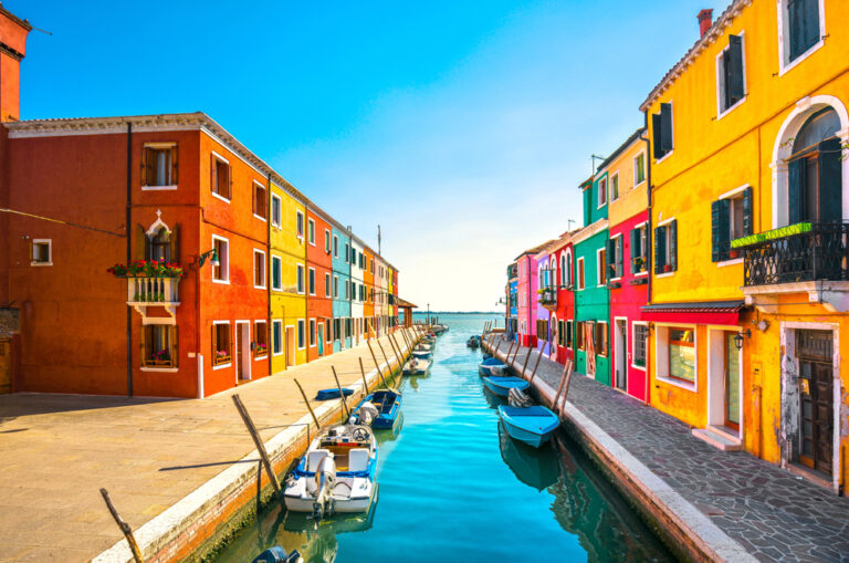 20 Tourist Traps That Aren’t Worth the Hype and Where to Go Instead ...