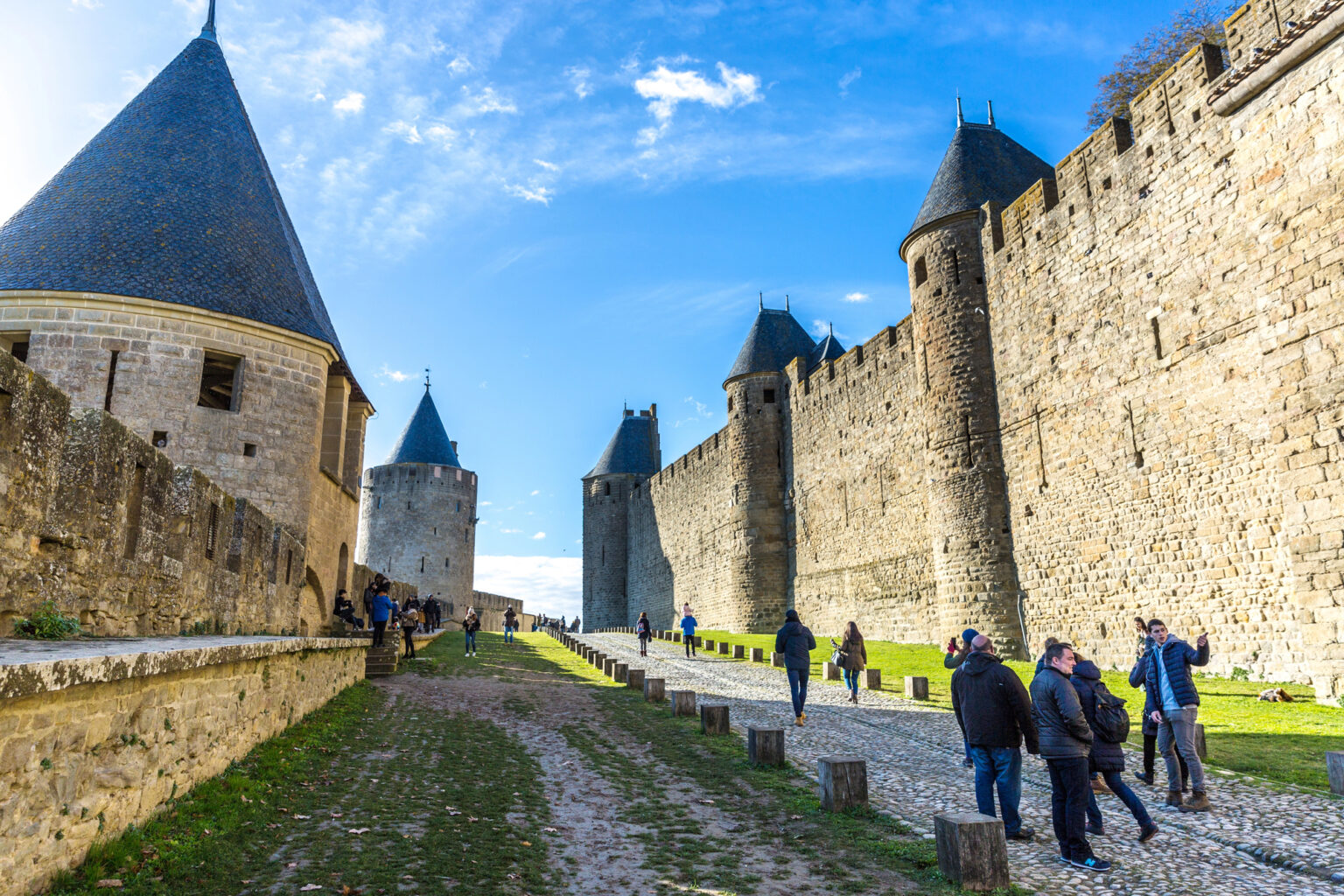 15 Ancient Walls Around the World That Are Still Standing—and Worth ...