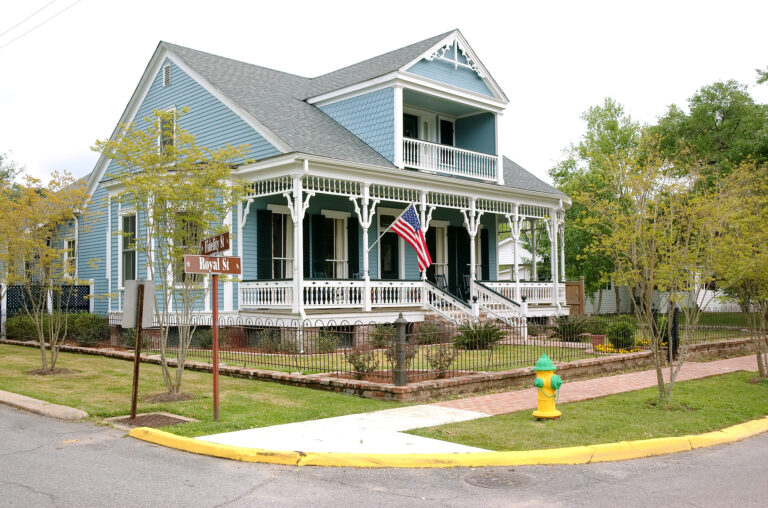 15 Historic Mississippi River Towns That Are Bursting with Culture and ...