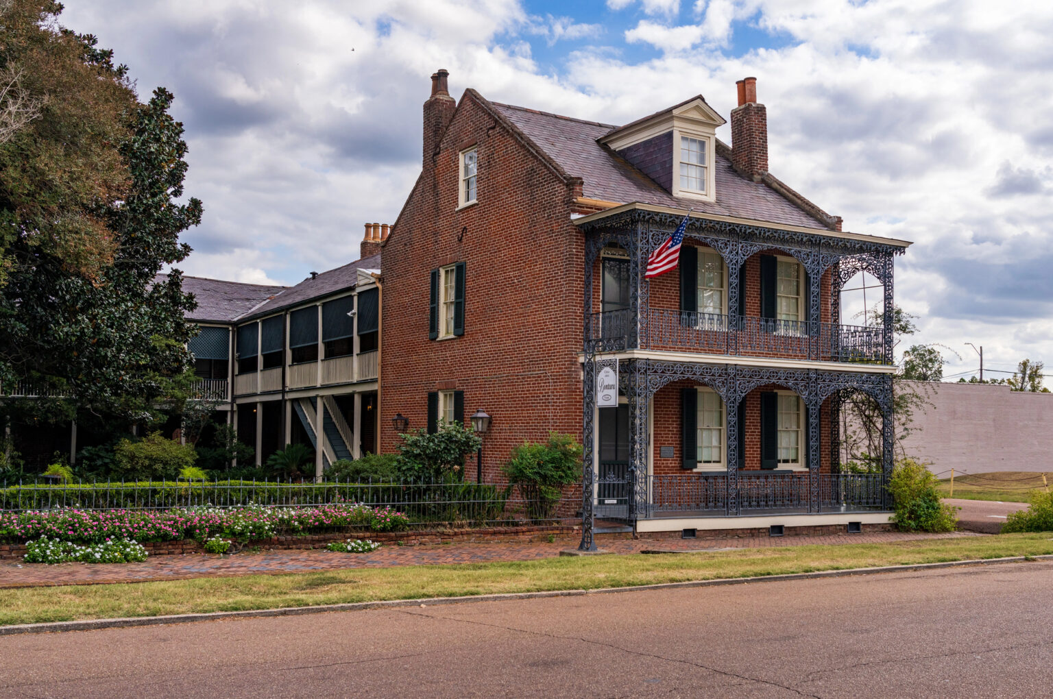 15 Historic Mississippi River Towns That Are Bursting with Culture and ...