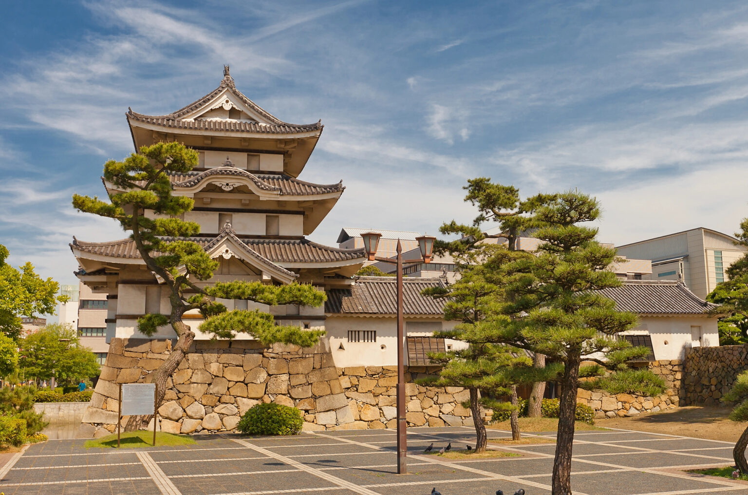 15 Japanese Castles So Beautiful, They Could Be Straight Out of a ...