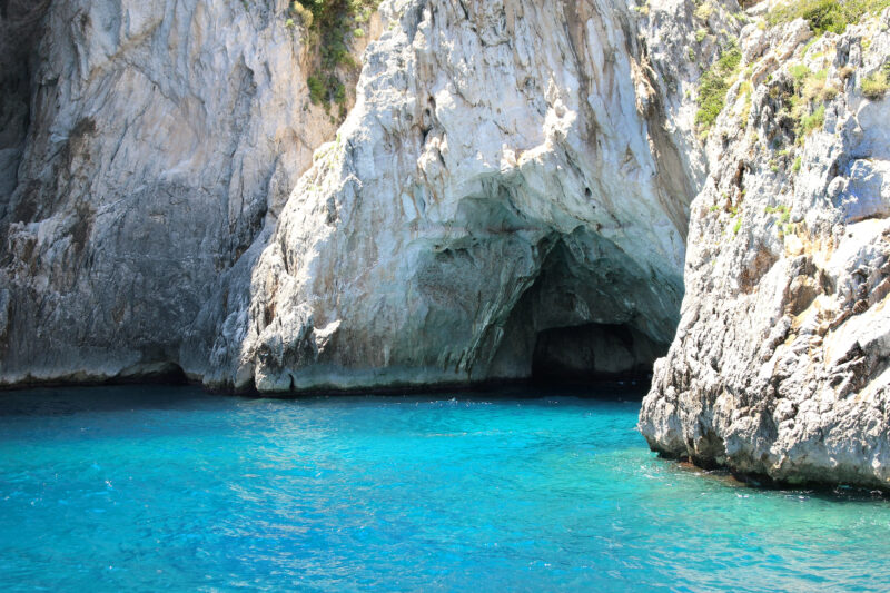 15 Secrets of the Blue Grotto in Capri You Need to Know - The Modern ...
